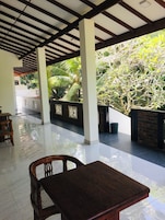 Quarto Clássico com Cama de Casal, varanda, vista para o jardim | Exterior