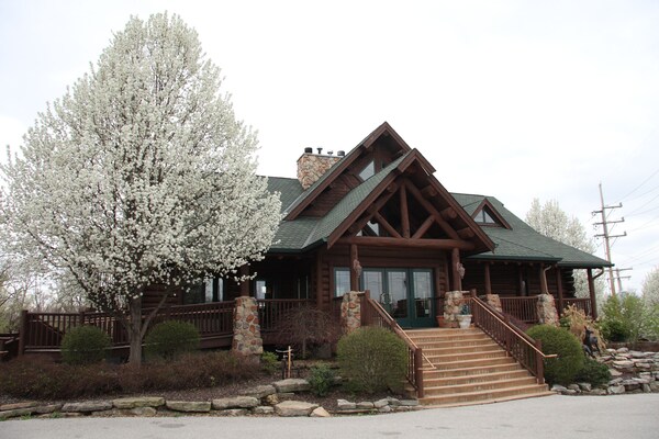 The Lodge At Grant's Trail - Kirkwood, MO