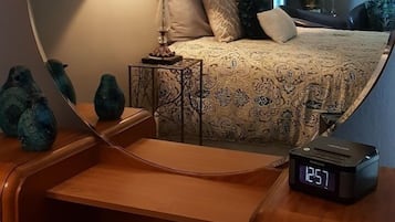 Quarto standard, 1 cama Queen, para não fumantes | Roupas de cama premium, individualmente decorados