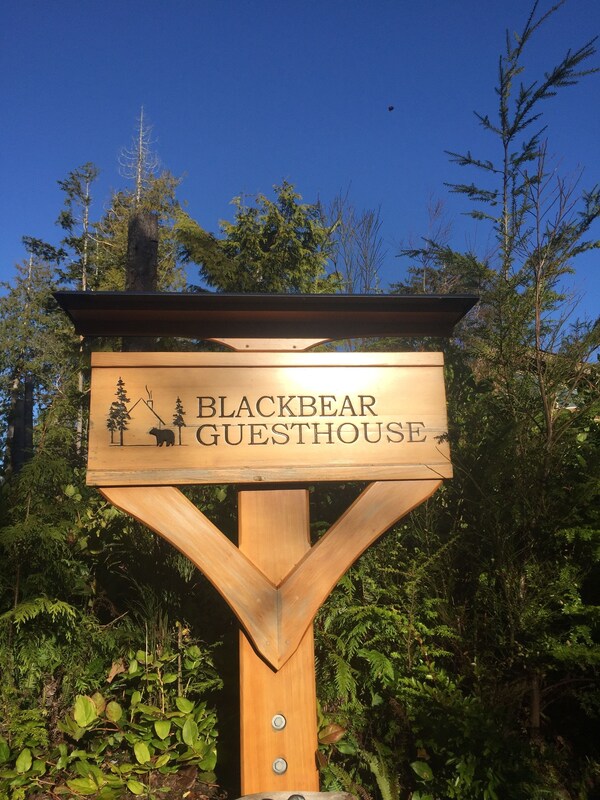 Black Bear Guesthouse - Tofino