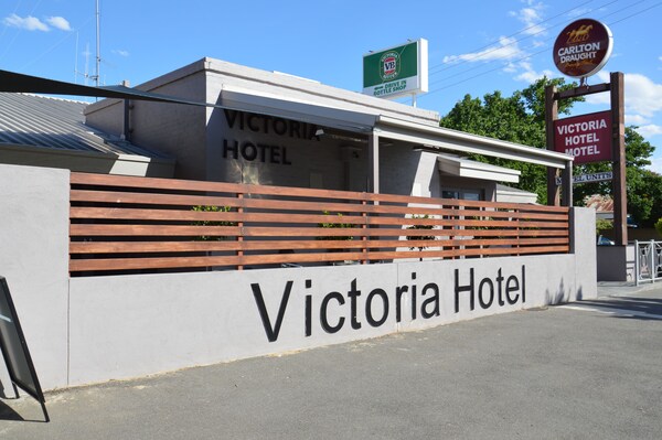 Elmore Victoria Hotel Motel - Elmore
