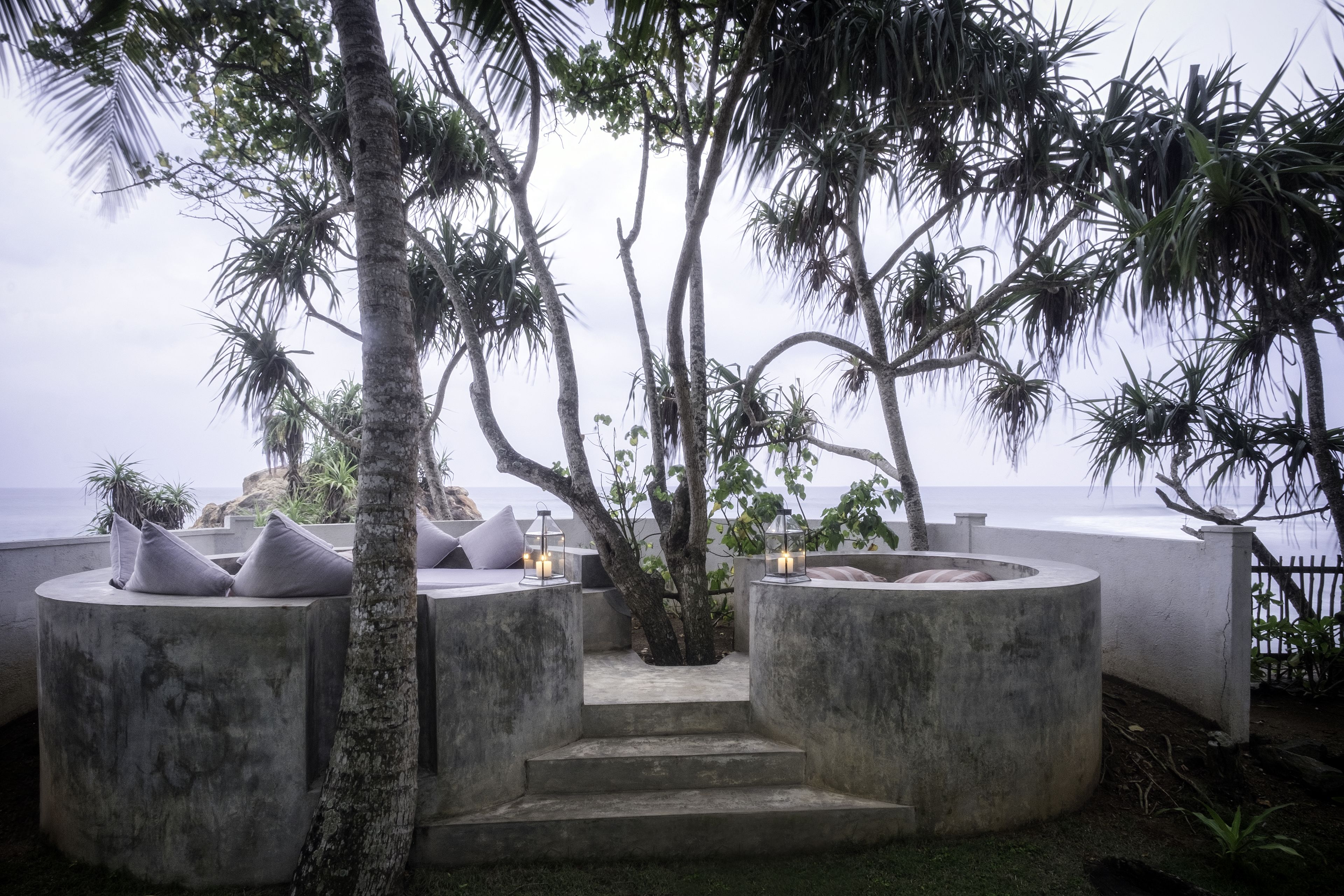 Terraço com espreguiçadeiras