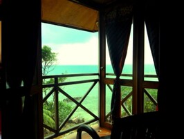 Standard Room (Kamar Crest), King Room | Vista do quarto