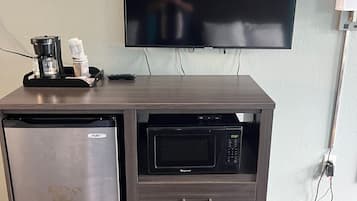 Escrivaninha, ferros/tábuas de passar roupa, Wi-Fi de cortesia