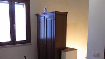 1 quarto, edredões de penas, camas de colchão viscoelástico