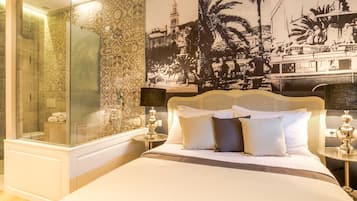 Quarto casal, vista para a cidade | Frigobar, cofres nos quartos, escrivaninha, quartos à prova de som