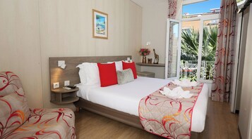 Cofres nos quartos, escrivaninha, Wi-Fi de cortesia, roupa de cama