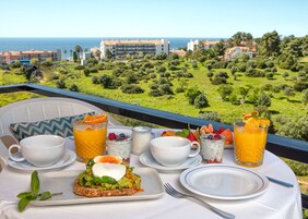Standard Double Room - Partial sea view | Vista do alojamento