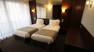 Quarto casal ou duplo conforto | Individualmente mobiliados, escrivaninha, ferros/tábuas de passar roupa