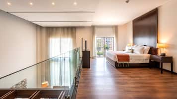 Suite Deluxe, 2 quartos, cozinha, Vista para a cidade | Roupa de alta qualidade, cofre no quarto, secretária