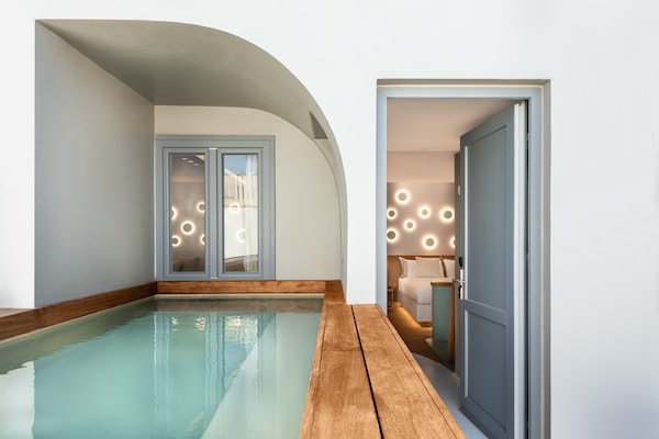 Luxury Suite (Argo Cabana, Steam Bath, Outdoor Heated Plunge Pool) | Banheira de hidromassagem particular