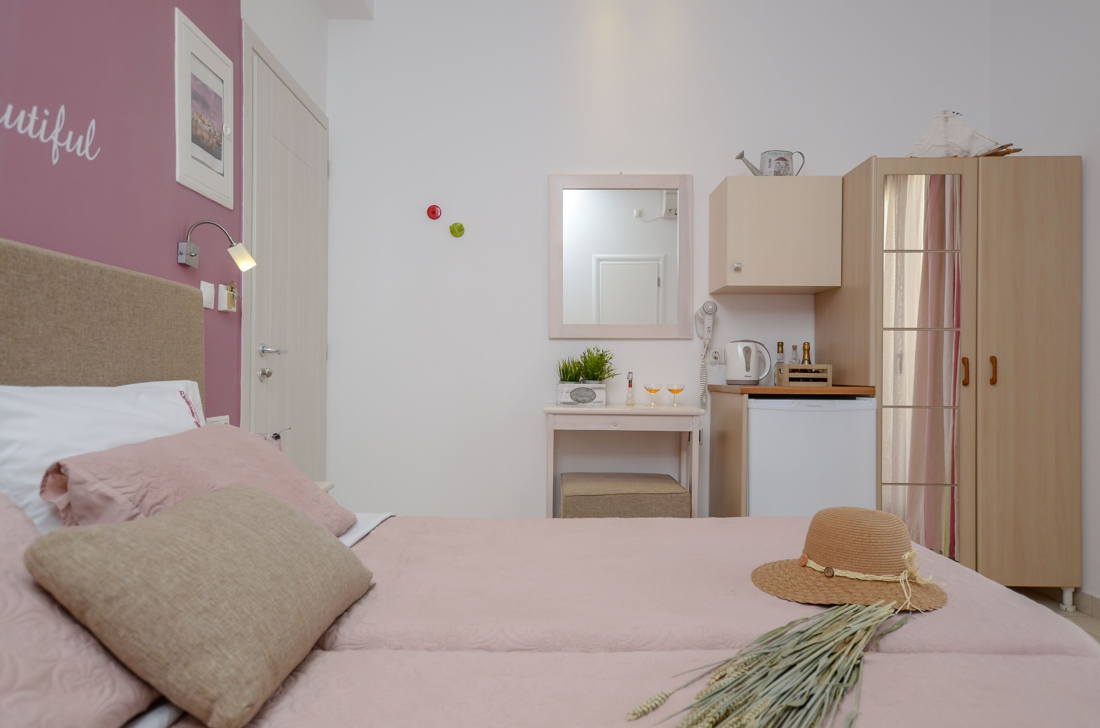 Quarto Twin Deluxe, vista para o mar (First floor) | Sala | Televisor 