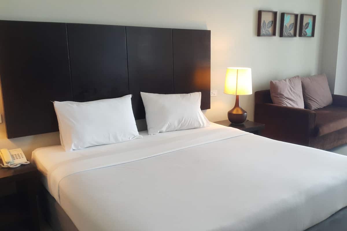Deluxe Spring | Minibar, cofre no quarto, secretária, Wi-fi grátis 