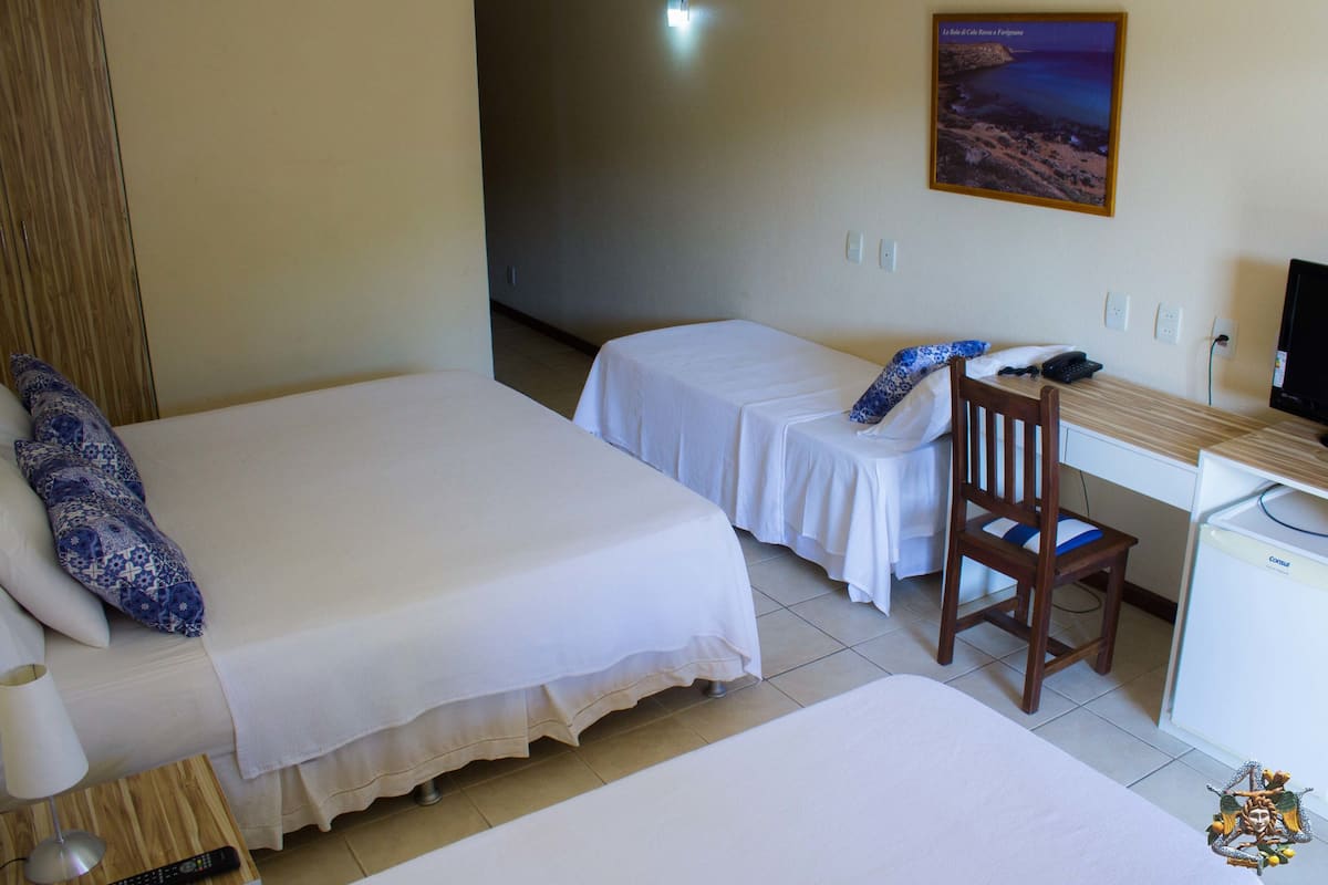 Quarto Quádruplo, vista para o mar | Minibar