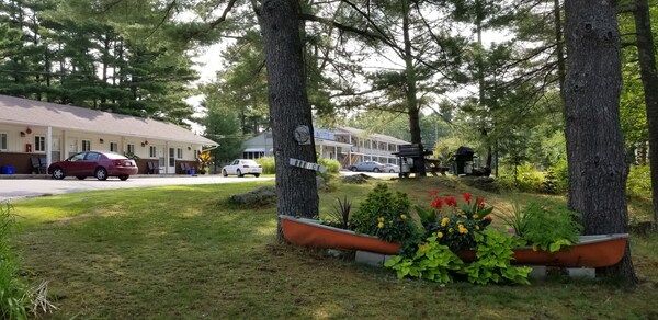 Pinedale Inn - Gravenhurst
