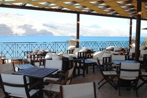 Café da manhã, almoço e jantar; culinária grega 