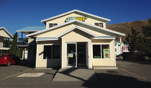 Book the Best PET FRIENDLY Hotels in Ashcroft - Ashcroft Dog-Friendly ...