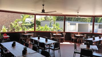 Almoços e jantares servidos