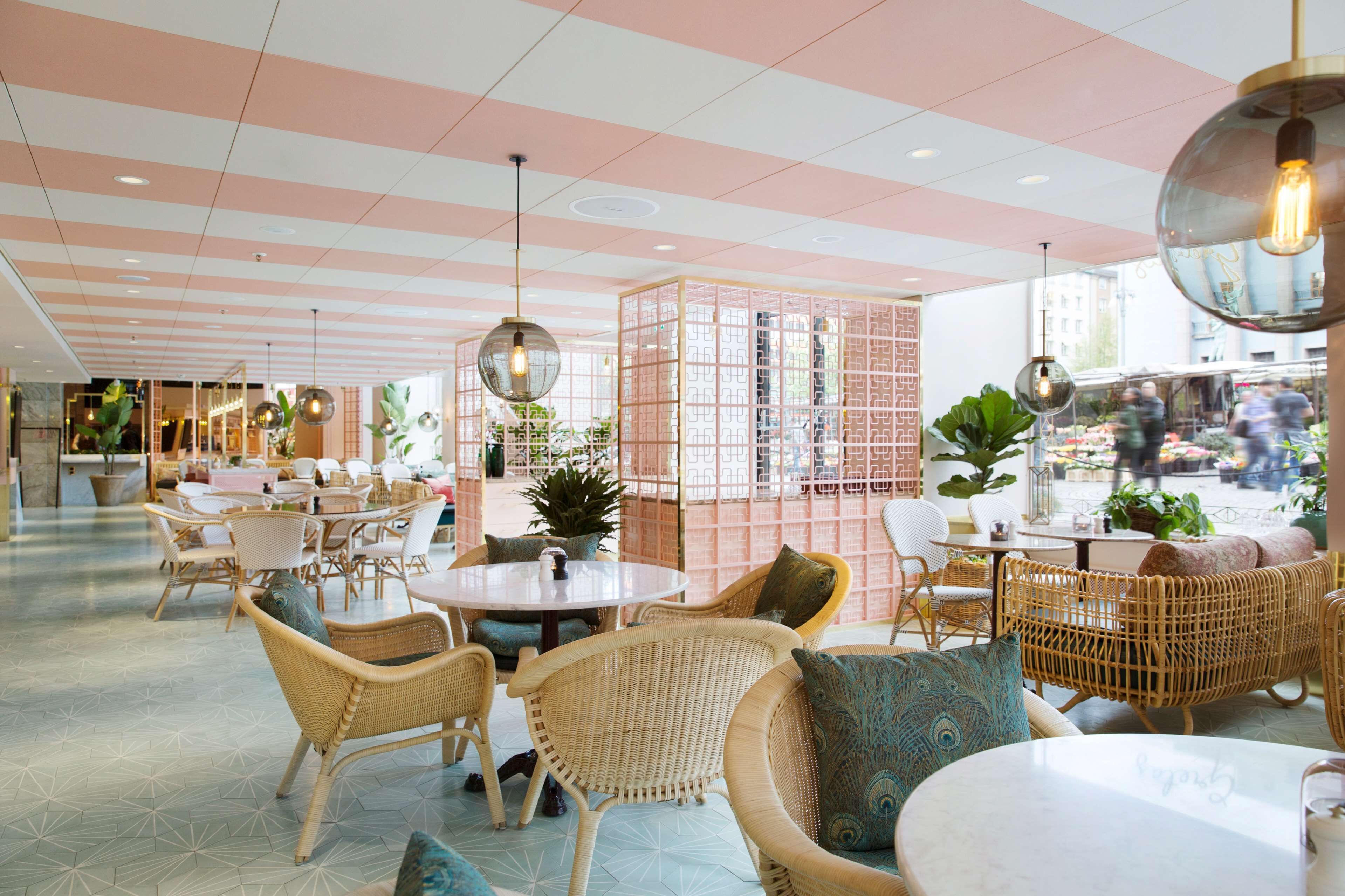 Pequeno-almoço tipo buffet diário (305 SEK por pessoa) 