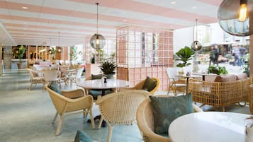 Pequeno-almoço tipo buffet diário (305 SEK por pessoa)