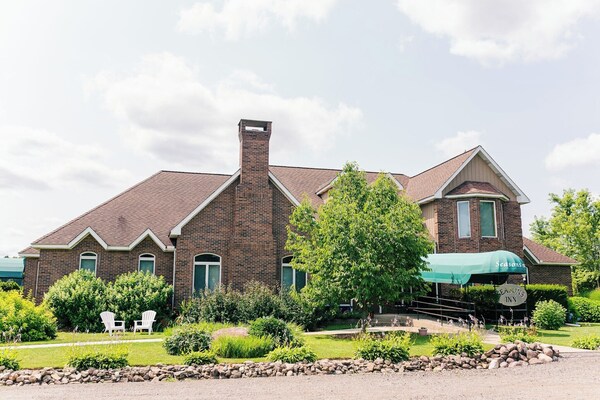 The Seasons Inn At Nicks Place - Edinboro, PA