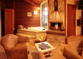 Chalet Prime | Roupa de alta qualidade, minibar, com decoração personalizada