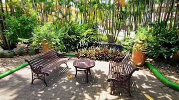 Quarto luxo | Área de estar | TV 36 polegadas com canais a cabo