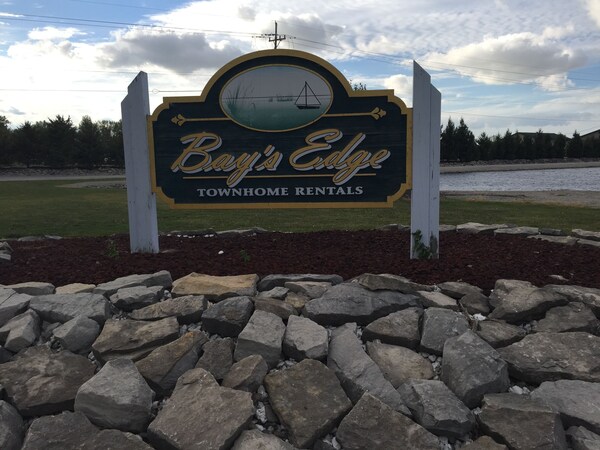 The Bays Edge - African Safari Wildlife Park, Port Clinton