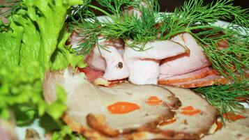 Café da manhã continental todos os dias (PLN 45 por pessoa)