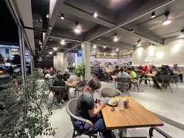 3 restaurantes, almoços servidos, cozinha internacional 