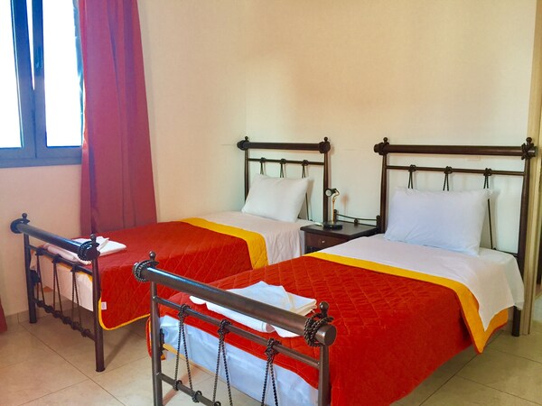 Nitelli's Houses - Лесбос