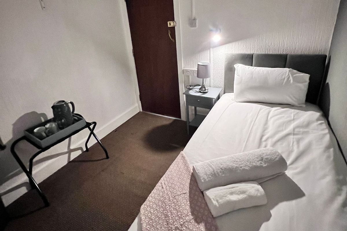 Ferros/tábuas de passar roupa, Wi-Fi de cortesia, roupa de cama