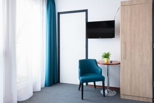 Quarto Duplo Standard, 2 camas individuais | Cofre no quarto, secretária, Wi-fi grátis, roupa de cama fornecida 