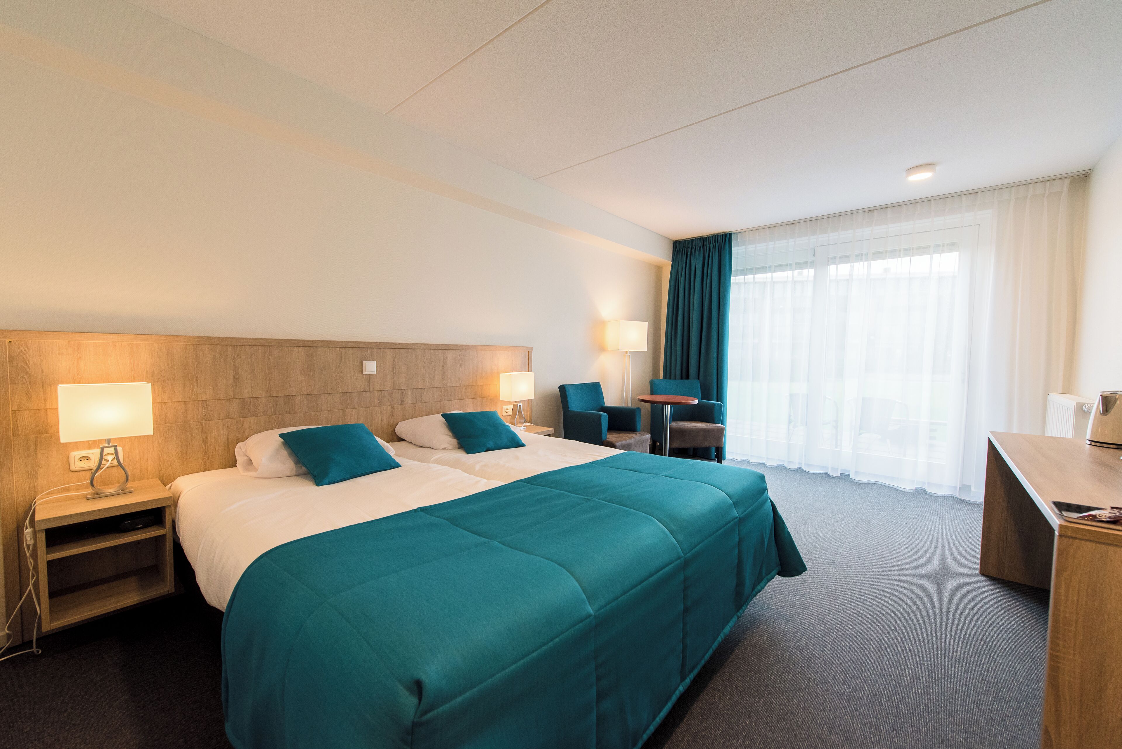 Cofre no quarto, secretária, Wi-fi grátis, roupa de cama fornecida 