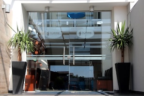 Check-in e check-out automático