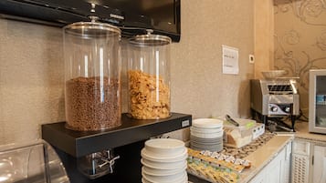 Pequeno-almoço tipo buffet diário incluído