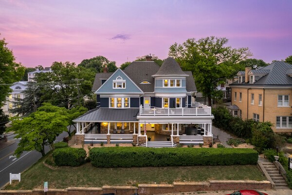 The Historic Berkeley Place - Staunton, VA