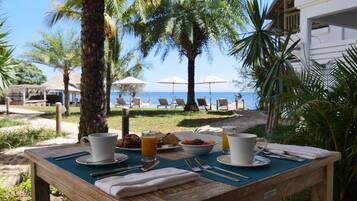 Pequeno-almoço tipo buffet diário incluído