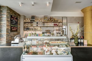 Snack-bar