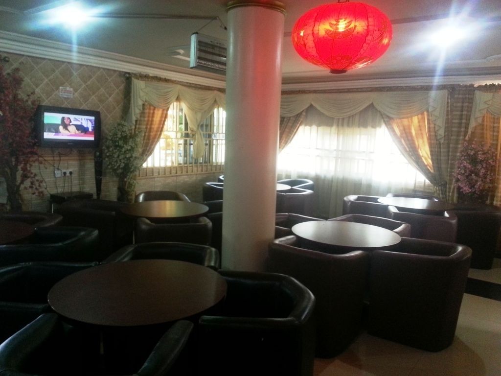 Pequenos-almoços, almoços e jantares servidos 