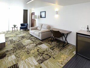 Apartamento Superior, 1 quarto | Roupa de alta qualidade, camas de colchão pillowtop, cofre no quarto 