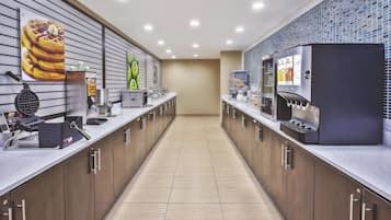 Pequeno-almoço tipo buffet diário incluído