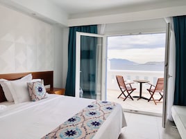 Quarto Duplo Superior | Minibar, cofre no quarto, quartos insonorizados, ferro/tábua de engomar 