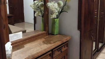 Quarto Standard | Cofre no quarto, ferro/tábua de engomar, Wi-fi grátis