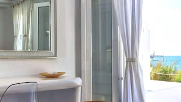 Quarto Standard, vista para o mar | Minibar, cofre no quarto, secretária, quartos insonorizados
