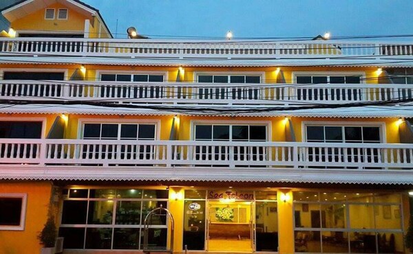 Sea Falcon Hotel - Pattaya City