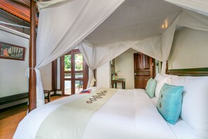 Two-Bedroom Villa | 2 quartos, minibar, cofre no quarto, secretária 