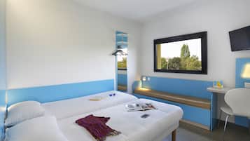 Quarto duplo standard | 1 quarto, escrivaninha, quartos à prova de som, Wi-Fi de cortesia