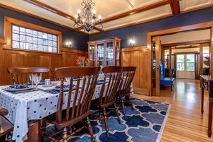 Café da manhã completo grátis todos os dias