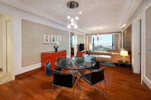 2-Bedroom Modern Deluxe with Kitchen | Vista do quarto